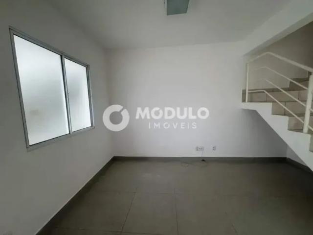 Casa de Condomínio com 3 Quartos para alugar, 140m² Morada da Colina