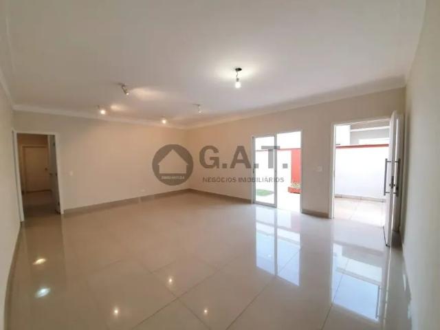 Casa de Condomínio com 3 Quartos para alugar, 149m² Centro