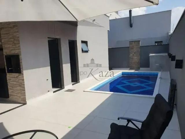 Casa de Condomínio com 3 Quartos para alugar, 150m² Bairro do Grama