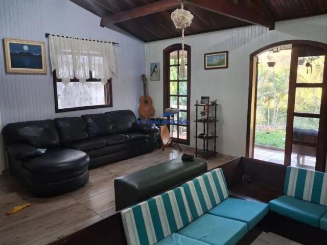 Casa de Condomínio com 3 Quartos para alugar, 160m² Nova Higienópolis