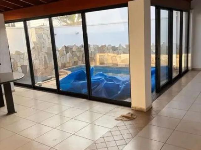 Casa de Condomínio com 3 Quartos para alugar, 200m² Belvedere Terra Nova