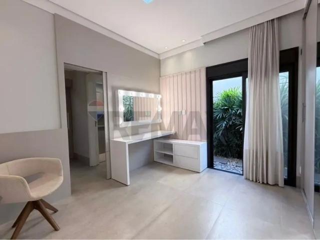 Casa de Condomínio com 3 Quartos para alugar, 217m² Jardim Itália