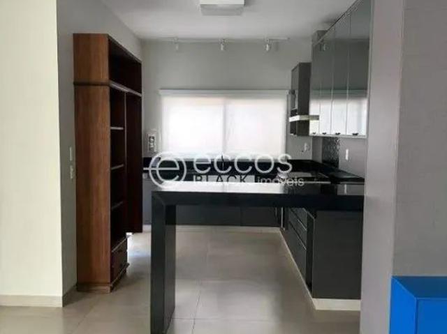 Casa de Condomínio com 3 Quartos para alugar, 230m² Laranjeiras