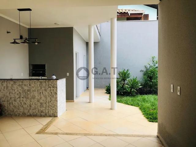 Casa de Condomínio com 3 Quartos para alugar, 247m² Parque Residencial Villa dos Inglezes