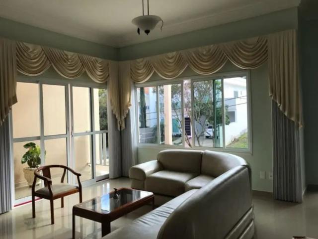 Casa de Condomínio com 3 Quartos para alugar, 250m² Aparecidinha
