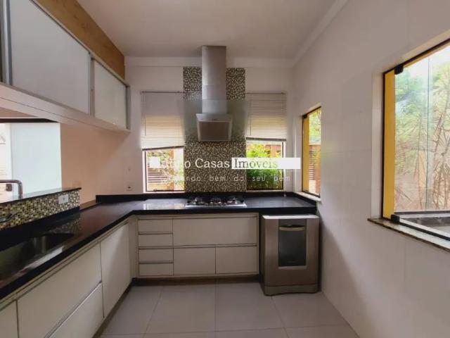 Casa de Condomínio com 3 Quartos para alugar, 288m² Itapeva
