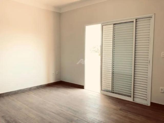 Casa de Condomínio com 3 Quartos para alugar, 360m² Loteamento Chácara Prado