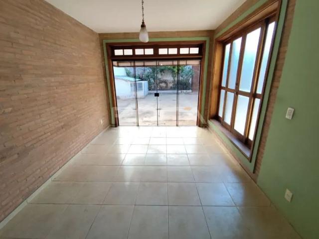 Casa de Condomínio com 3 Quartos para venda ou aluguel, 179m² Residencial Parati