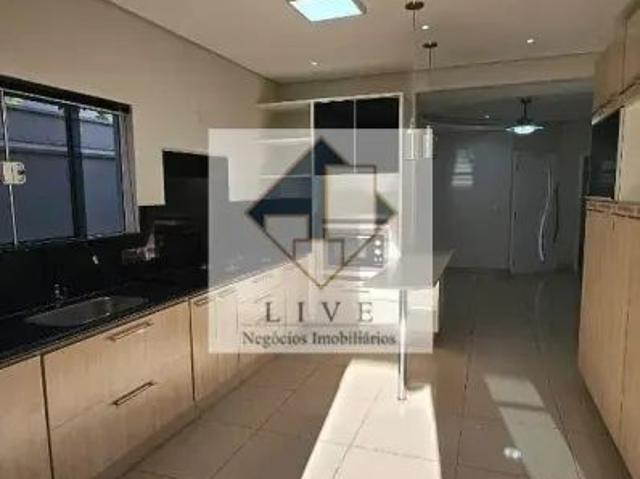 Casa de Condomínio com 3 Quartos para venda ou aluguel, 205m² Jardim Imperador