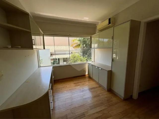 Casa de Condomínio com 3 Quartos para venda ou aluguel, 215m² Morumbi