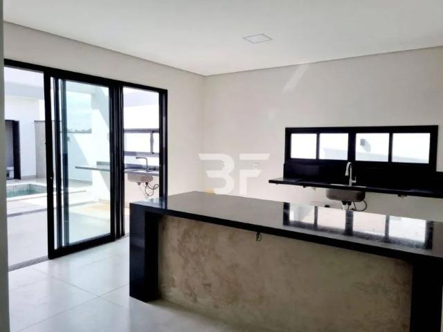 Casa de Condomínio com 3 Quartos para venda ou aluguel, 220m² Jardins di Roma