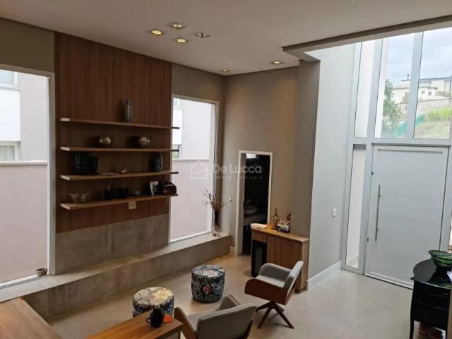 Casa de Condomínio com 3 Quartos para venda ou aluguel, 244m² Vila dos Plátanos