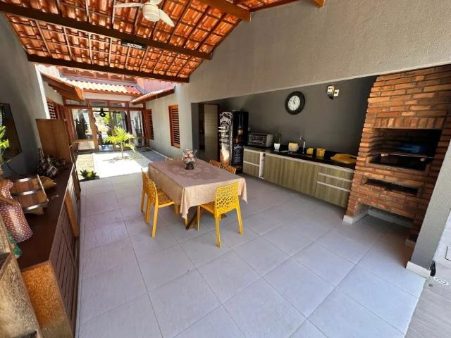 Casa de Condomínio com 3 Quartos para venda ou aluguel, 250m² Massagueira