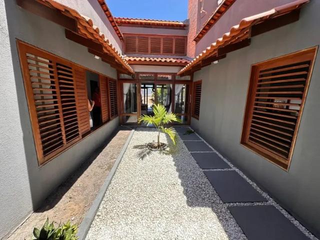Casa de Condomínio com 3 Quartos para venda ou aluguel, 285m² Massagueira