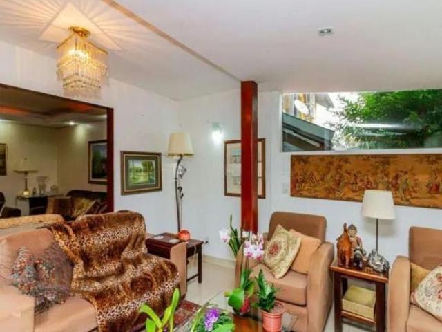 Casa de Condomínio com 3 Quartos Proximo ao Iguatemi
