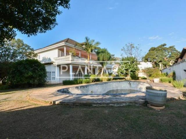 Casa de condomínio com 450 m², 4 quartos sendo 4 suítes à venda no bairro Caxingui