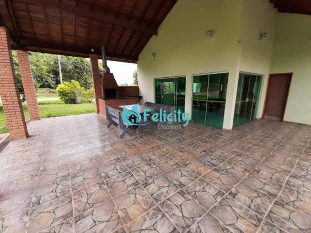 Casa de Condominio com 4 dormitórios, 2 suítes, 5 vagas, 300m2 em Pardinho