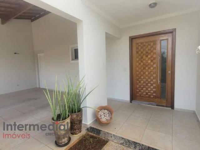 Casa de Condomínio com 4 dormitórios e 5 banheiros à Venda com terreno de 427,83 m². [Casa com pisc