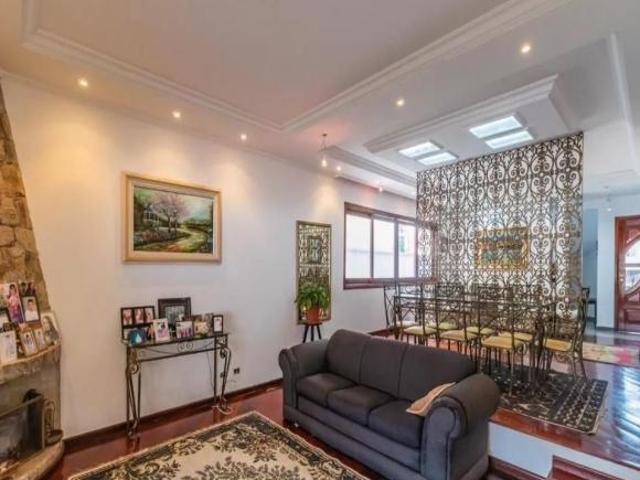 Casa de Condomínio com 4 dorms com suites à Venda, 450 m²