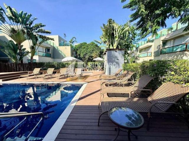 Casa de Condomínio com 4 suítes a 100m da praia de Juquehy