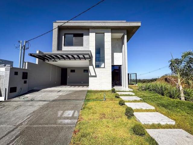 Casa de Condomínio com 4 Suítes à Venda, 220 m² fundo mata no Jardins Nápoles em Senador Canedo/GO