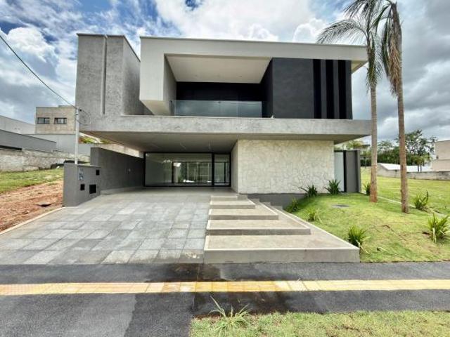 Casa de Condomínio com 4 Suítes à Venda, 261 m² no Jardins Capri em Senador Canedo/GO