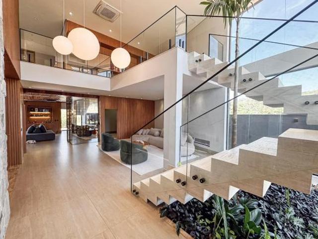 Casa de Condomínio com 4 Suítes à Venda, 520 m² no Plateau d&apos Or Privilege em Goiânia/GO