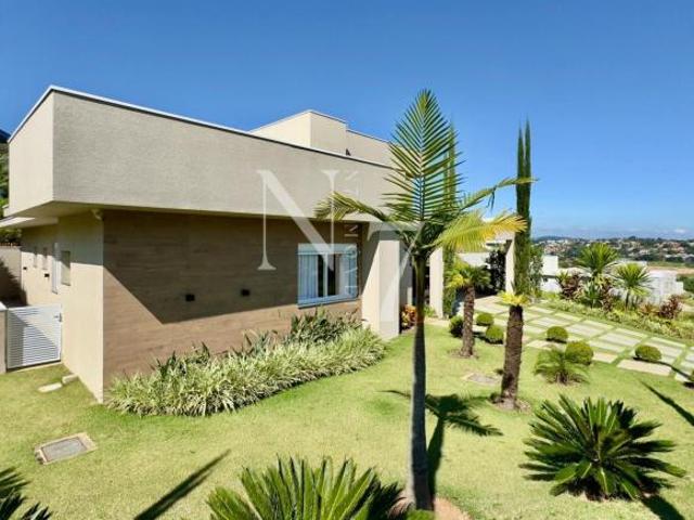 Casa de Condomínio com 4 Suítes, Closet, Piscina, Área Gourmet