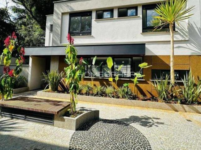 Casa de condomínio com 4 suítes e 4 vagas no Alto da Boa Vista!