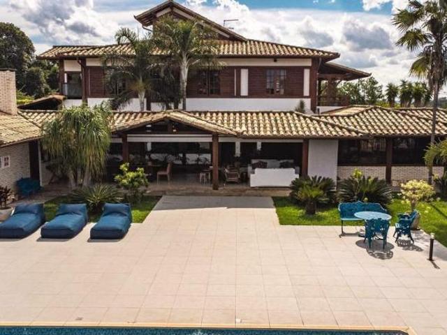 Casa de Condomínio com 4 Suítes e Área de Lazer Completa à Venda no Setor de Mansões Dom Bosco Lag