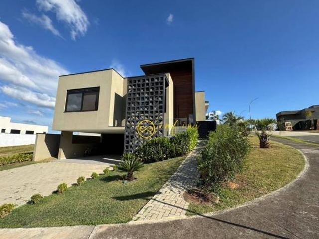 Casa de Condomínio com 4 Quarto, sendo 3 suítes à venda, 251 m² por R$ 2.250.000 Condomínio Alphav
