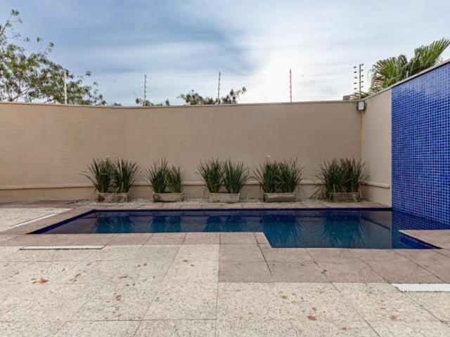 Casa de condomínio com 4 quartos, 4 suites, 4 vagas, piscina e churrasqueira