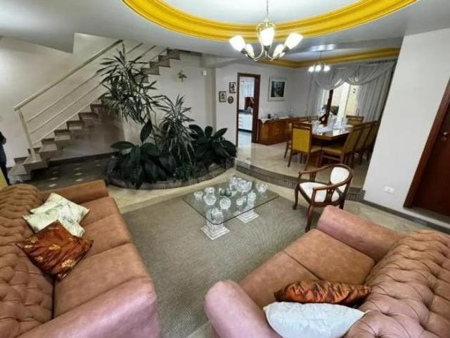 Casa de Condomínio com 4 Quartos, 4 Suítes, 361.46M², à Venda por R$ 2.450.000,00 Umbará, Curitiba