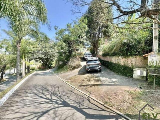 Casa de Condomínio com 4 Quartos 3 Suítes e Terreno de 1.000m² em Carapicuíba