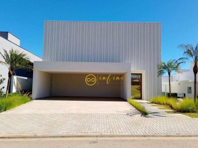 Casa de Condomínio com 4 Quartos, todos Suítes à venda, 358 m² por R$ 3.800.000 Condomínio Residen