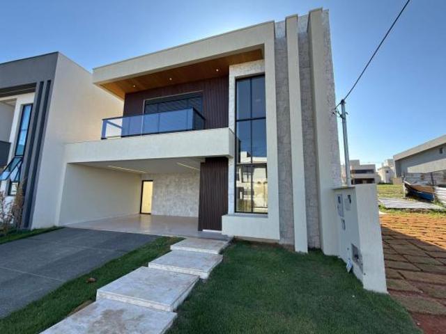 Casa de Condomínio com 4 Quartos à Venda com 245 m² no Jardins Capri em Senador Canedo!