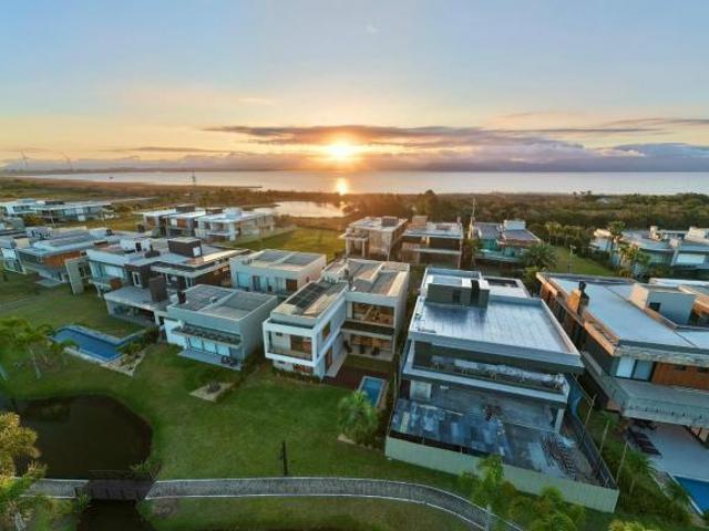 Casa de Condomínio com 4 quartos à venda em Capão Da Canoa, no bairro Parque Antártica