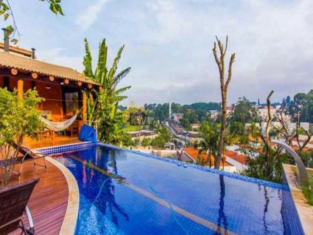 Casa de Condomínio com 4 Quartos à Venda, 460 m²