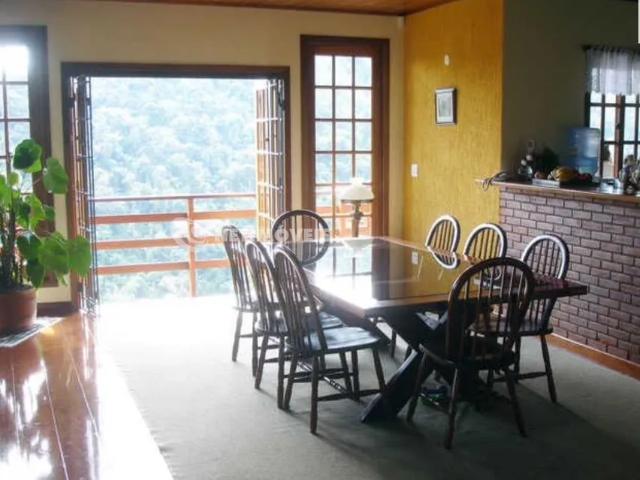 Casa de Condomínio com 4 Quartos e 1 banheiro à Venda, 255 m² por R$ 1.100.000