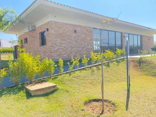Casa de Condomínio com 4 Quartos e 1 banheiro à Venda, 300 m² por R$ 1.620.000