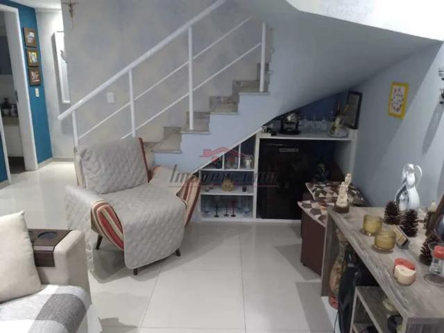 Casa de Condomínio com 4 Quartos e 2 banheiros à Venda, 120 m² por R$ 749.000
