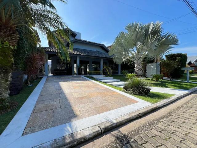 Casa de Condomínio com 4 Quartos e 2 banheiros à Venda, 198 m² por R$ 1.800.000