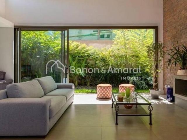 Casa de Condomínio com 4 Quartos e 2 banheiros à Venda, 360 m² por R$ 4.800.000