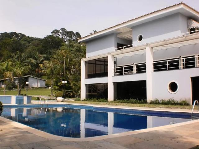 Casa de Condomínio com 4 Quartos e 2 banheiros à Venda, 750 m² por R$ 2.449.000
