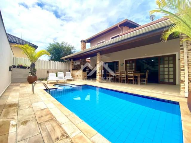 Casa de Condomínio com 4 Quartos e 3 banheiros à Venda, 230 m² por R$ 1.300.000