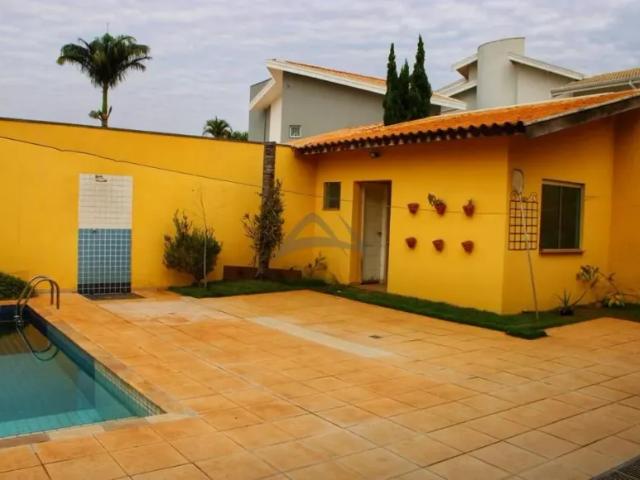 Casa de Condomínio com 4 Quartos e 3 banheiros à Venda, 287 m² por R$ 1.290.000