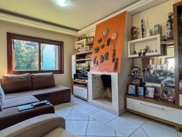 Casa de Condomínio com 4 Quartos e 3 banheiros à Venda, 304 m² por R$ 850.000