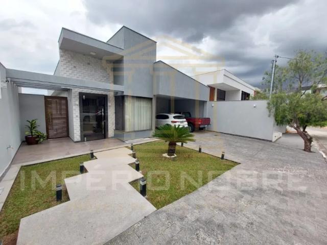 Casa de Condomínio com 4 Quartos e 3 banheiros à Venda, 420 m² por R$ 2.495.000