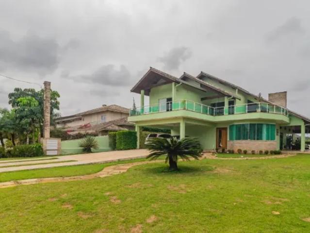 Casa de Condomínio com 4 Quartos e 3 banheiros à Venda, 503 m² por R$ 2.200.000