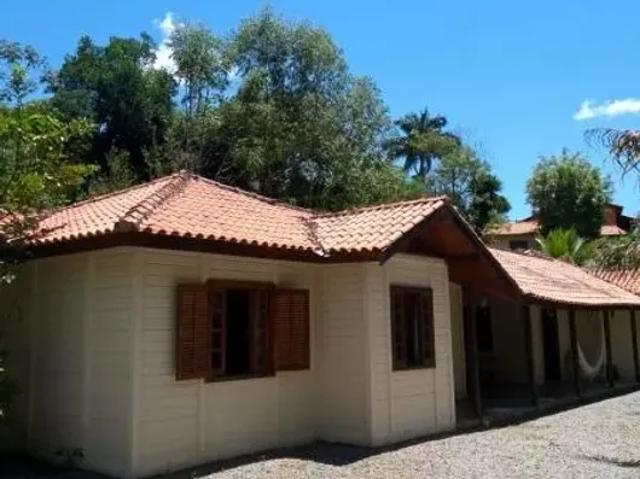 Casa de Condomínio com 4 Quartos e 3 banheiros à Venda, 7995 m² por R$ 1.200.000